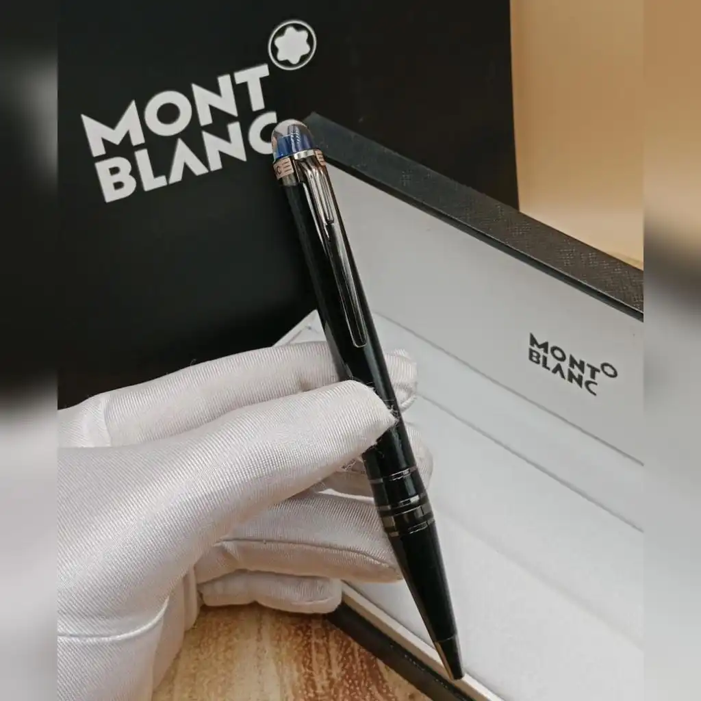 قلم مونت بلانك فرار اسود مع تفاصيل فضية